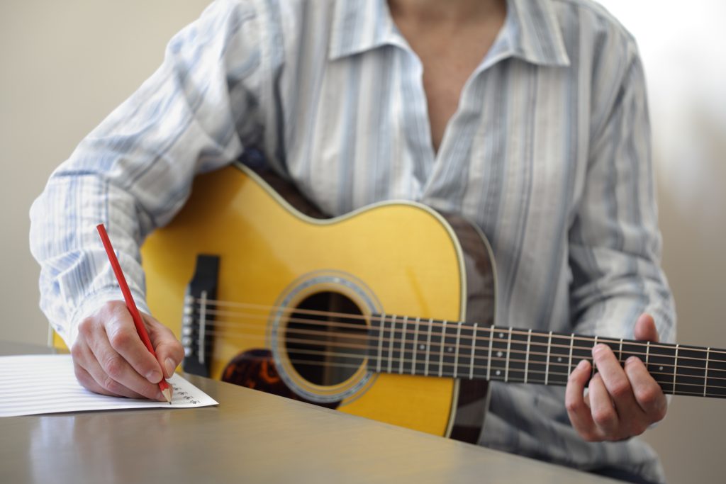 How to Write a Song on Acoustic Guitar [Everything You Need to Know ...