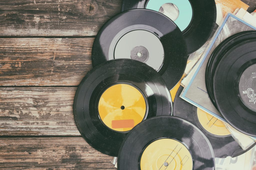 21 Popular and Easy Indie Songs on Guitar with Video Tutorials Included ...